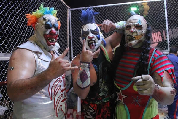 Psycho Clown con un nuevo trofeo, rapó a Ovett