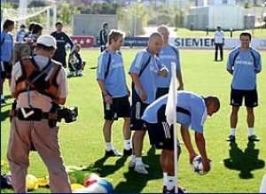 El actor Kuno Becker participa en el rodaje de 'Goal 2' junto al Real ...