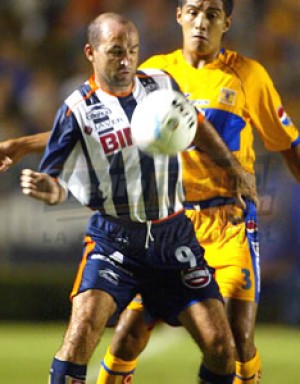 Alex Fernandes reaparecería en la tercera fecha