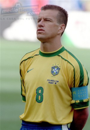 Dunga fue nombrado Director Técnico de Brasil