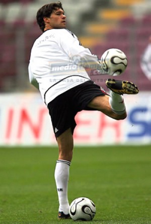 El teutón Michael Ballack está convencido de que jugará ante Costa Rica