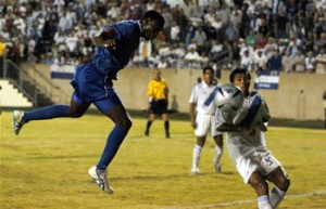 David Suazo jugará ante Costa Rica y Ecuador con Honduras