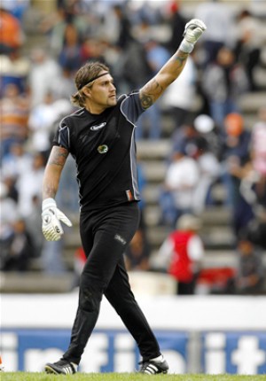 Omar Ortíz contento por la primera victoria de Jaguares