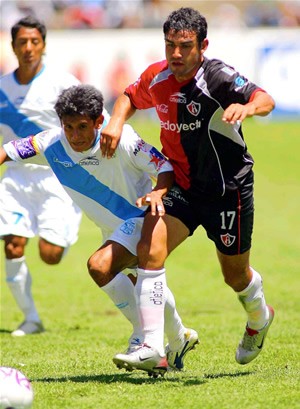 Hiber Ruíz con ruptura en el párpado del ojo derecho