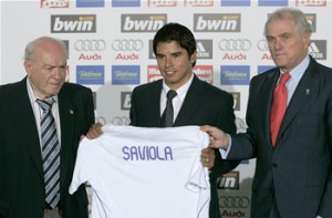 El 'Conejo' Saviola fue presentado con el Real Madrid