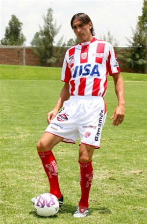 Quatrocchi ve más sólido al Necaxa