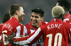 Va PSV Eindhoven por el tetracampeonato en futbol de Holanda