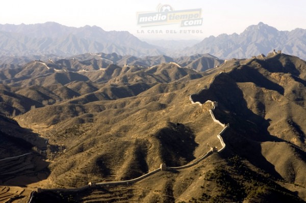 Sucumbe la Gran Muralla China al asedio; miles caen rendidos a sus encantos