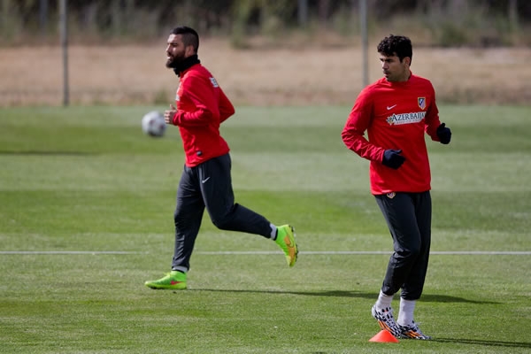 Diego Costa y Arda Turan se reincorporaron al trabajo con el grupo