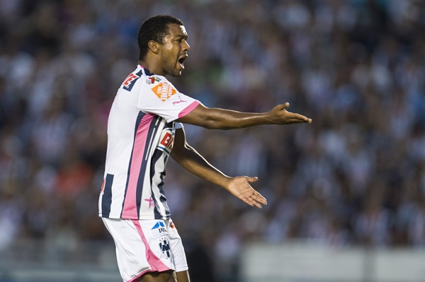 Dorlan, en riesgo de no llegar al Clásico Regio