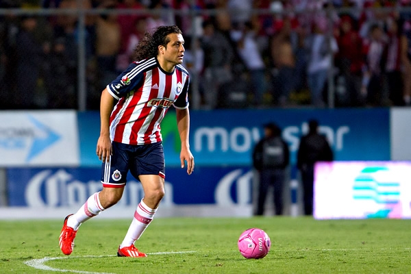 Reynoso deja Chivas y se va prestado a Morelia