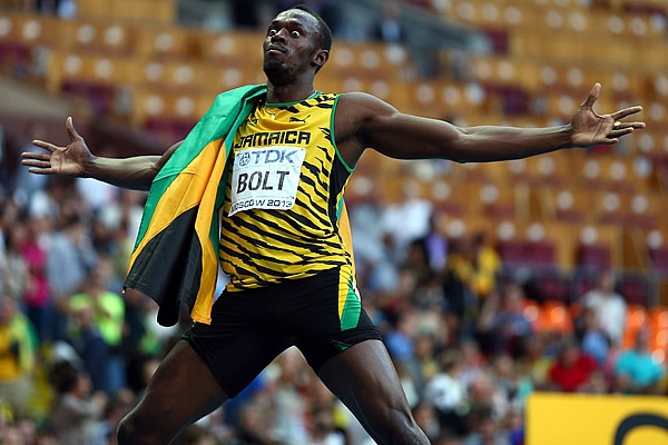 Bolt completa triple Oro al ganar 200m en Moscú