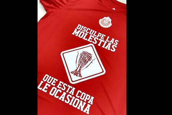 Ventilan playeras de Chivas 'Campeón'