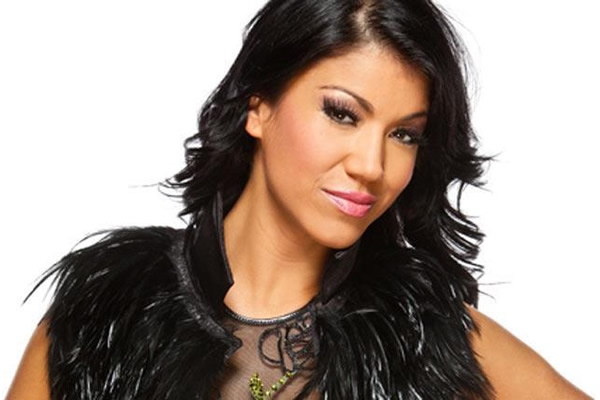 Rosa Mendes sufrió un accidente automovilístico
