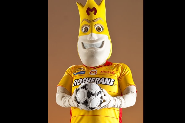 Monarcas estrena uniforme