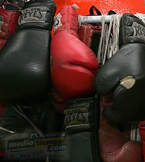Figuras del boxeo boricua rinden homenaje a ex Campeón ';Cheguí'; Torres