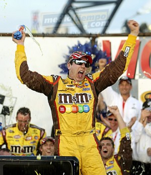 Kyle Busch ganó la carrera de NASCAR en Las Vegas