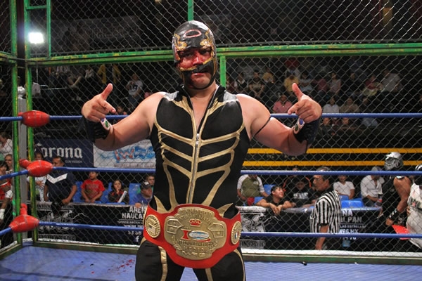 El Ángel nuevo Monarca Medio de la IWRG
