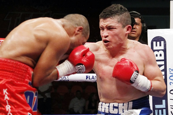 'Archie' Solís vs Edgar Sosa camino al título mundial Plata Mosca