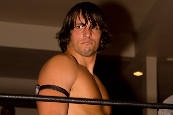 Chuck Taylor será el retador de Fénix en Coacalco