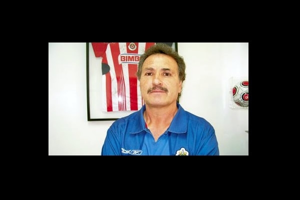 Héctor Real, interino en Chivas tras salida de Quirarte