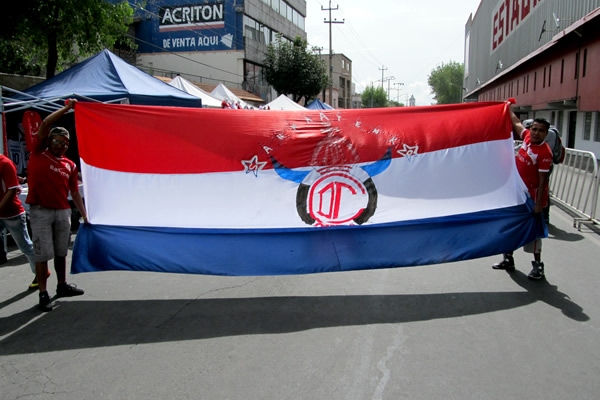 Confeccionan bandera para Pepe Cardozo