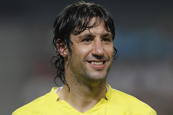 Benfica no inscribió a Joan Capdevila para eliminatoria de Champions League