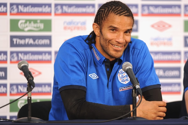 David James se prepara para la tanda de penales contra Alemania