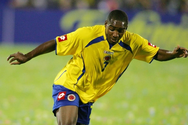 Llegó Edixon Perea a México para presentar pruebas médicas con Cruz Azul