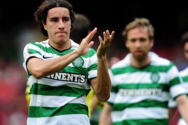 Celtic 2-1 Hibernian... Efraín Juárez y los 'Hoops' no aflojan