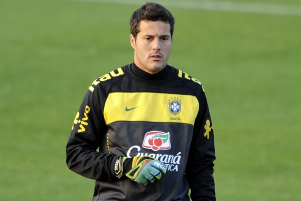 Julio César advirtió sobre Holanda