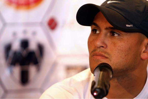 Presentaron a Humberto Suazo con Monterrey