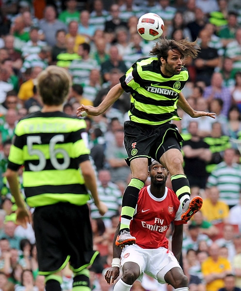 Arsenal 3-2 Celtic... Gol de Vela en duelo azteca