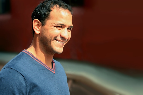 El problema de Rergis en sus rodillas, es de nacimiento