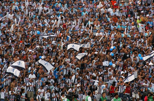 Celebra dos décadas el himno de Rayados