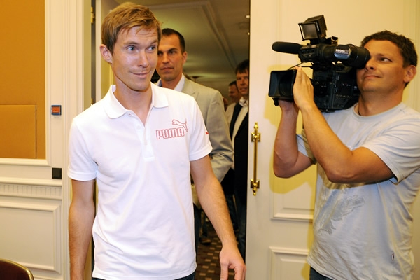 Alexander Hleb fue presentado por el Stuttgart| Mediotiempo