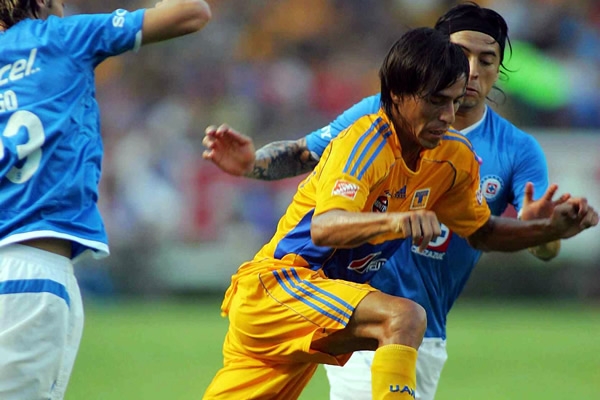 Redujeron sanción a Lucas Lobos