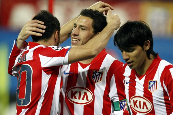 Boca Juniors negocia fichaje de argentino Maxi Rodríguez