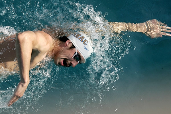 Phelps eliminado en 2 de 3 Finales de Copa Mundial en Estocolmo