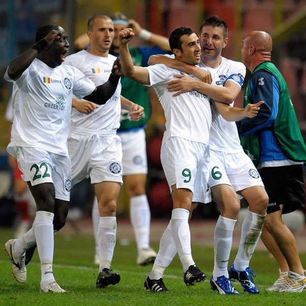 Unirea 1-1 Stuttgart... Sumaron de uno| Mediotiempo