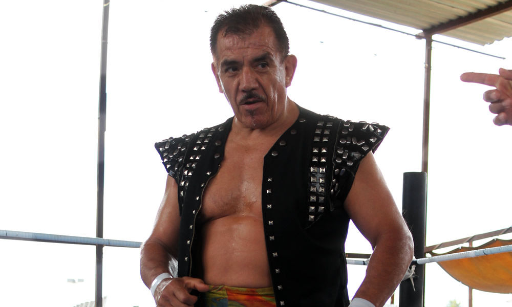 Black Terry, jurado en el Mundial de Lucha Libre