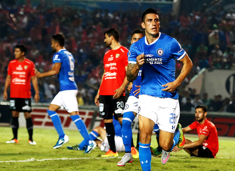 Cruz Azul goleó a Jaguares y se reivindicó con su afición