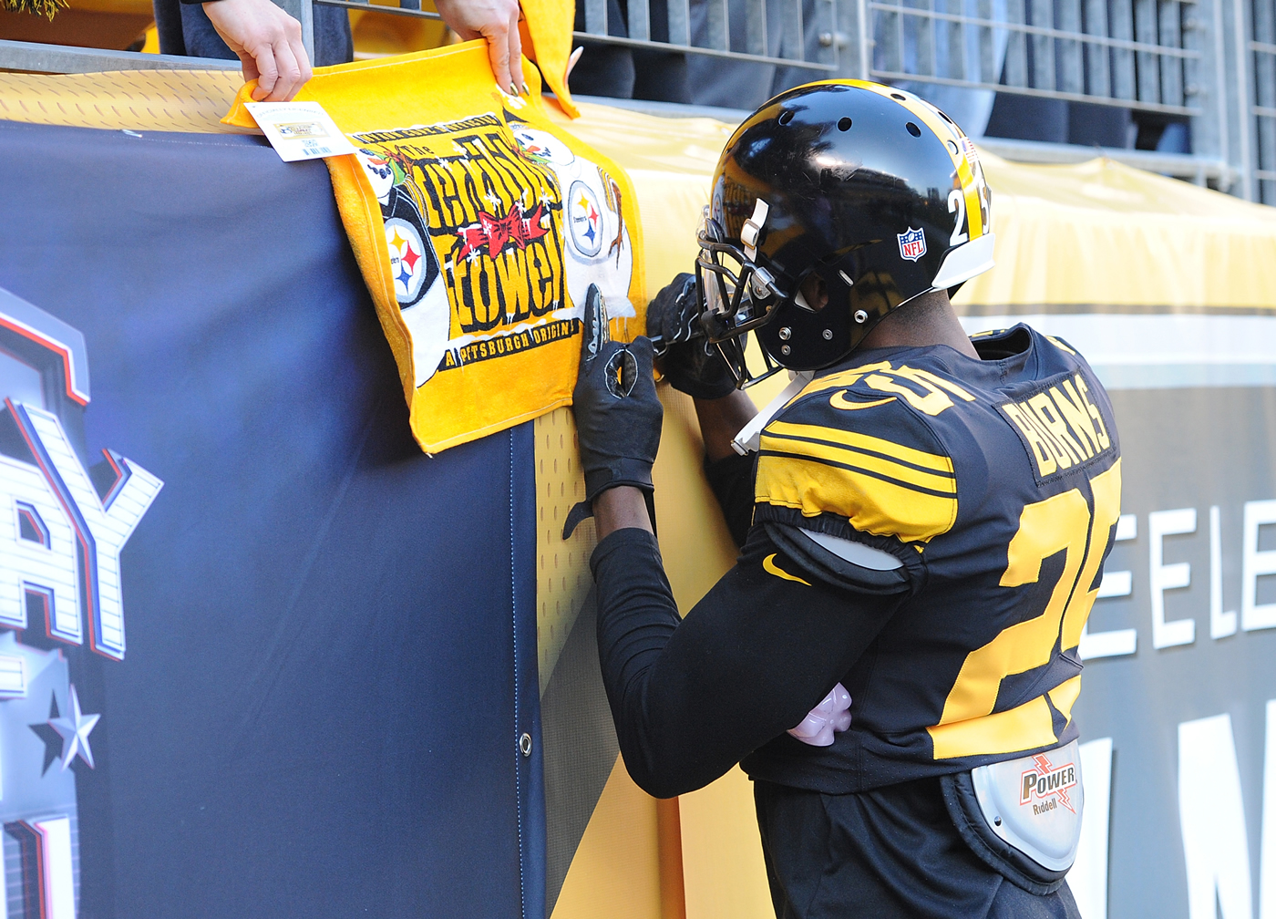 Steelers celebraron con Mario Bros pase a Playoffs