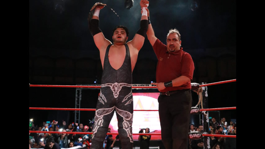 Texano Jr. defendió el Megacampeonato ante Dr. Wagner y Psycho