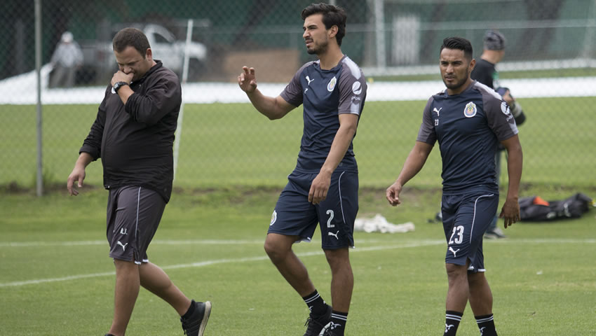 Buenas noticias en Chivas, que recupera a Gallito y Alanís