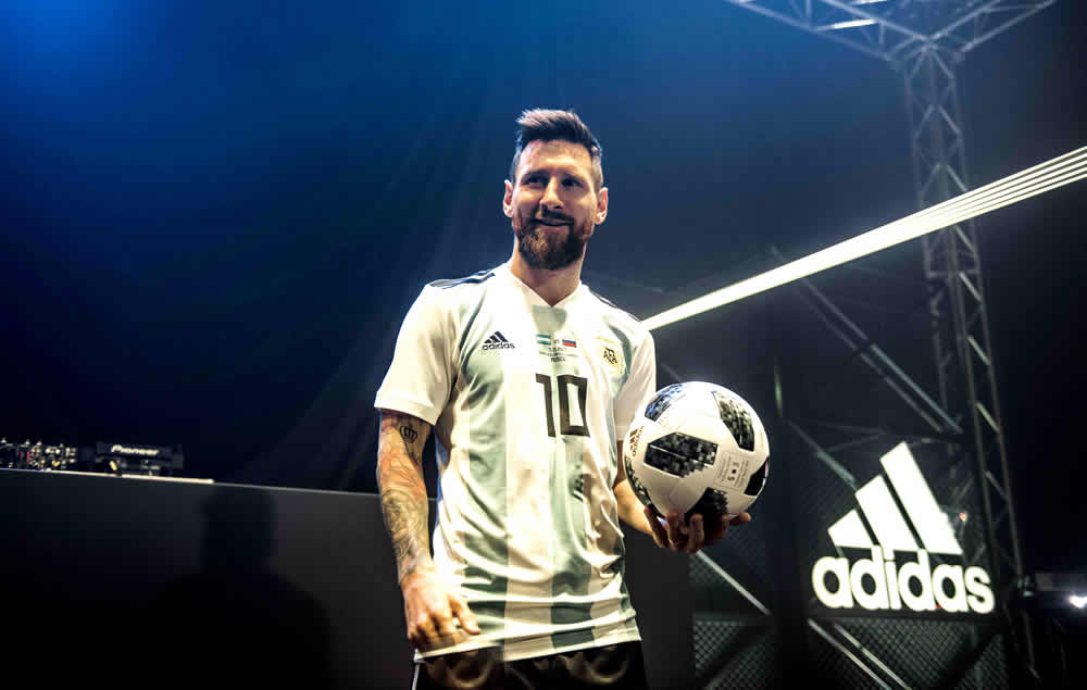 Las mejores imágenes de la presentación del Telstar 18