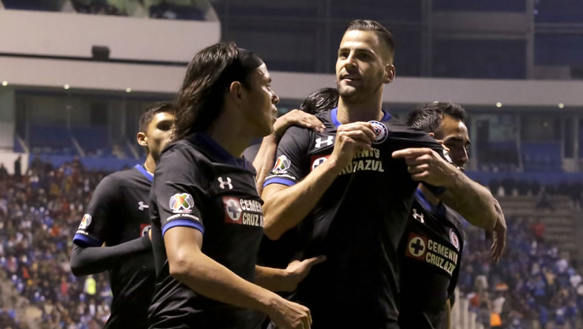 Cruz Azul ganó en Puebla y aún tiene vida en Copa MX