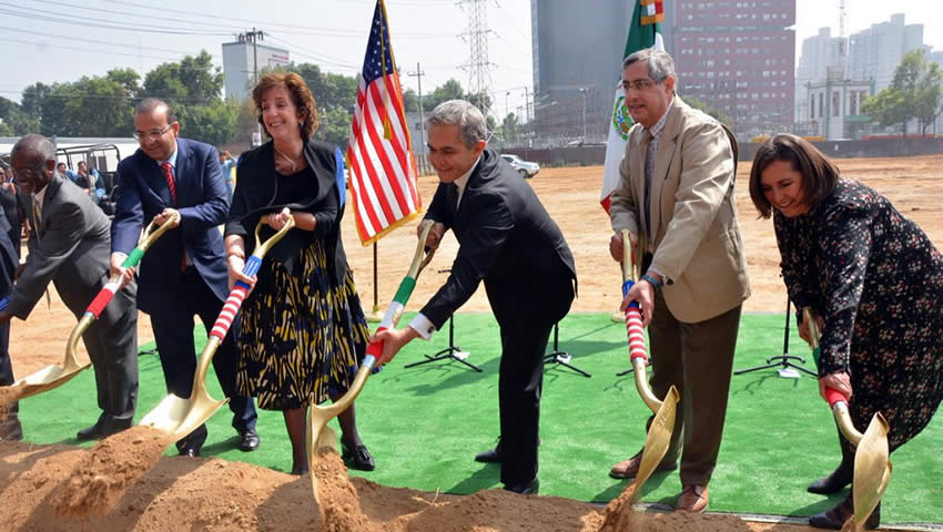 Ponen primera piedra para nueva embajada de EE.UU. en México
