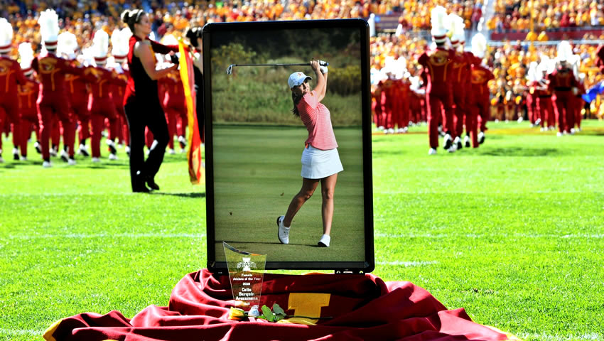 Miles de personas homenajean a Celia Barquín en la Universidad de Iowa