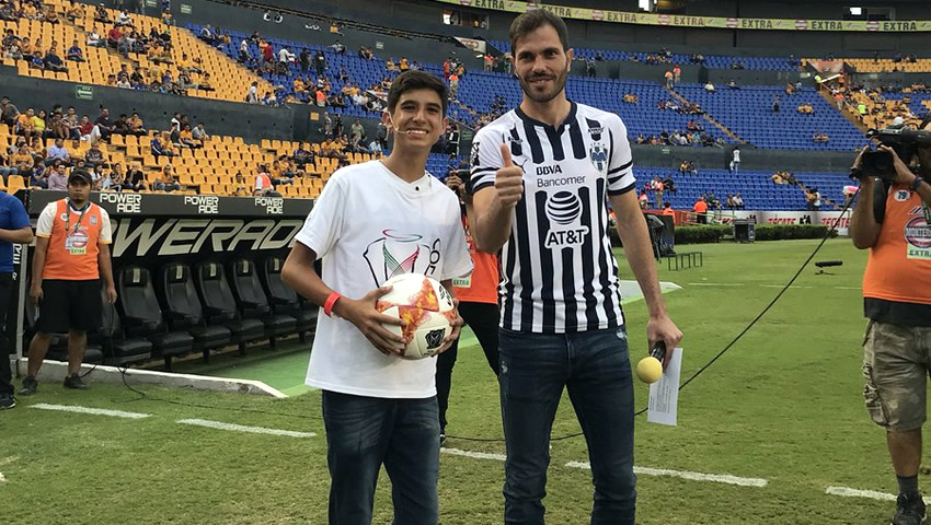 Basanta dio mensaje de paz en el Volcán y afición de Tigres lo ovacionó